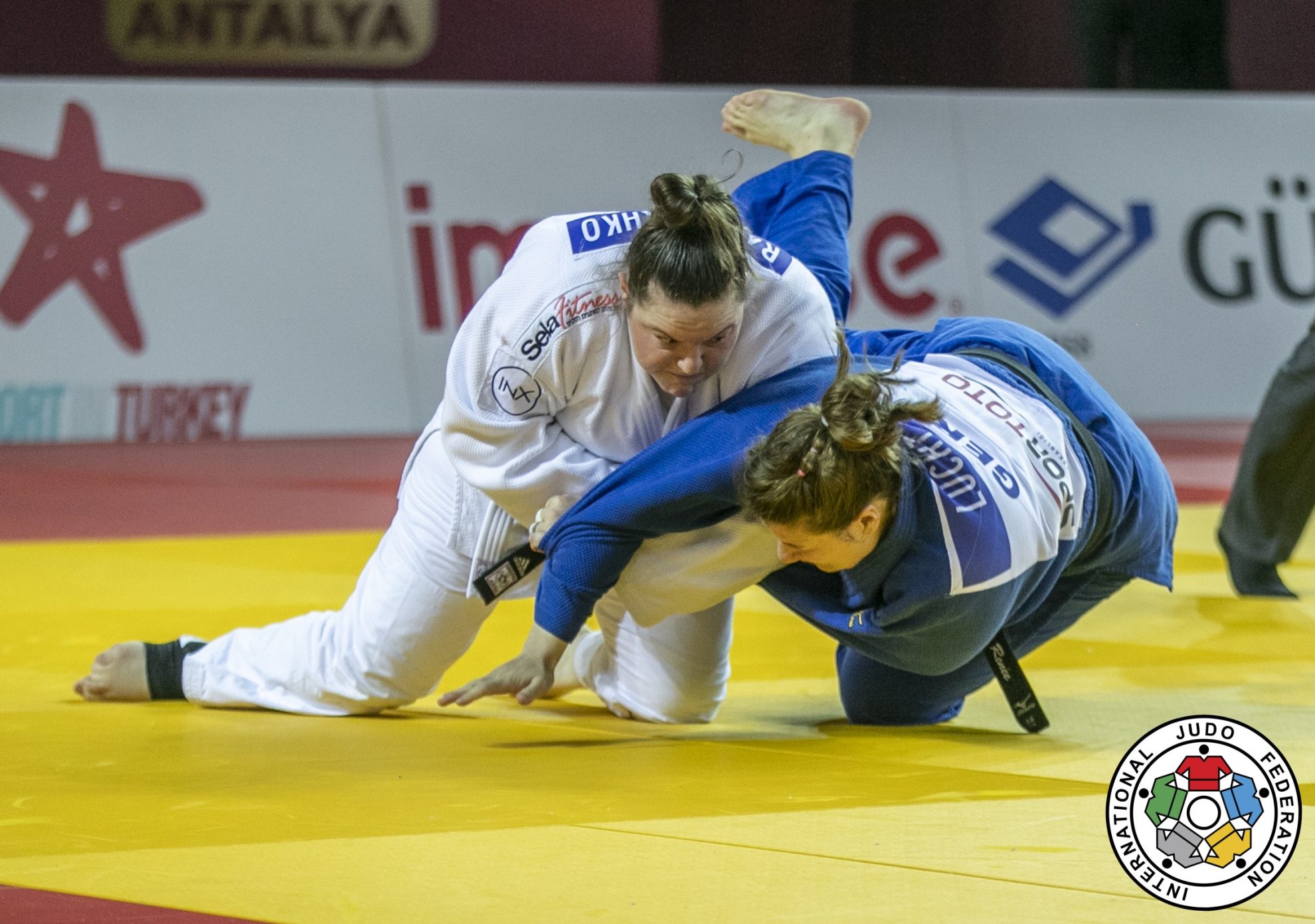 BATTLE OF THE RED BACK PATCHES IN THE FINAL BLOCK - European Judo Union