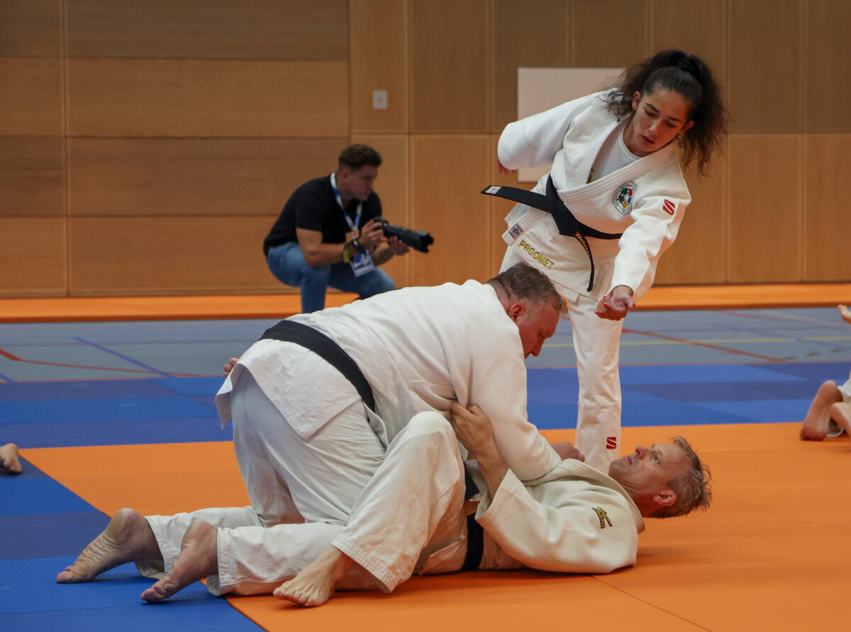 REFEREES PREPARE FOR JUNIOR EUROPEAN CHAMPIONSHIPS - European Judo Union